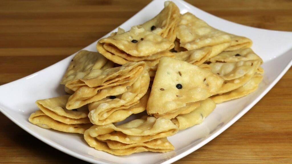 How to make Nimki Salted Fried Crackers | Namak Para Recipe